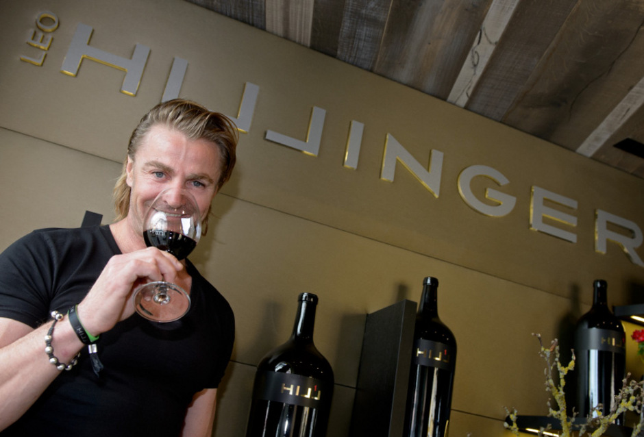 Leo Hillinger: Ein bunter Vogel im Weingarten | Tiroler Tageszeitung ...